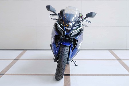 台荣摩托车品牌>GP1-250R报价车型图片-摩托范-哈罗摩托