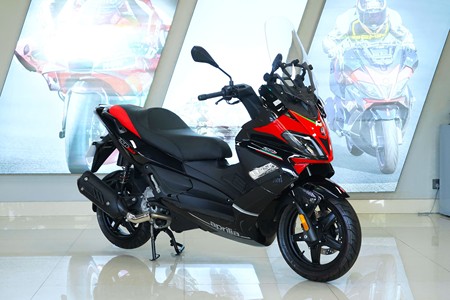 宗申阿普利亚摩托车品牌>SR Max 250报价车型图片-摩托范-哈罗摩托