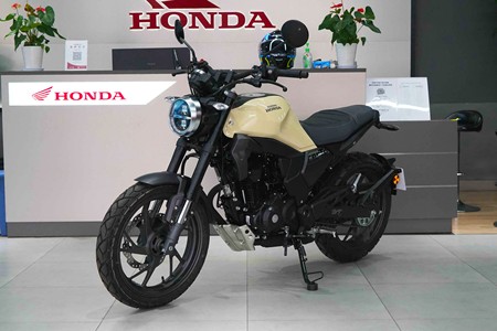新大洲本田摩托车品牌>CBF190TR报价车型图片-摩托范-哈罗摩托