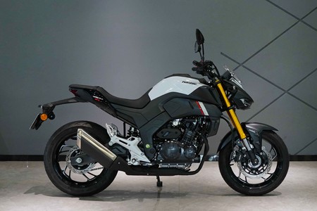 豪爵摩托车品牌>XCR300报价车型图片-摩托范-哈罗摩托