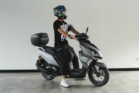 济南铃木摩托车品牌>UY125报价车型图片-摩托范-哈罗摩托