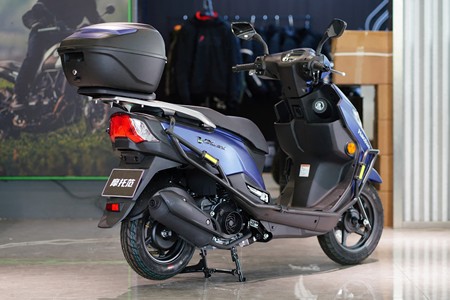 豪爵摩托车品牌>虎鲨VX125报价车型图片-摩托范-哈罗摩托