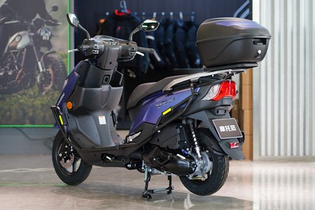 豪爵摩托车品牌>虎鲨VX125报价车型图片-摩托范-哈罗摩托