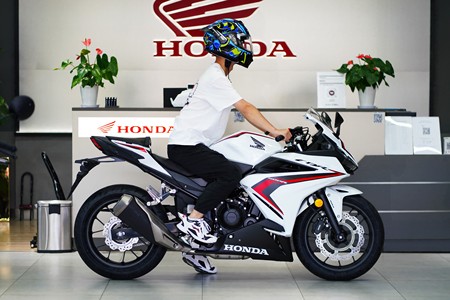 本田WING摩托车品牌>CBR400R报价车型图片-摩托范-哈罗摩托