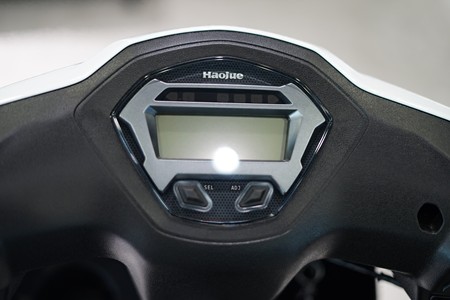 豪爵摩托车品牌>虎鲨VX125报价车型图片-摩托范-哈罗摩托