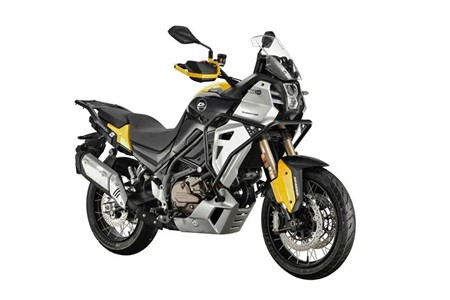 QJMOTOR摩托车品牌>SVT650报价车型图片-摩托范-哈罗摩托