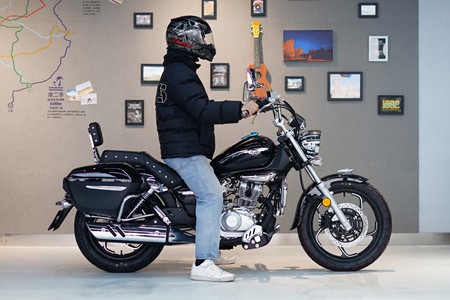 豪爵摩托车品牌>GZS150报价车型图片-摩托范-哈罗摩托