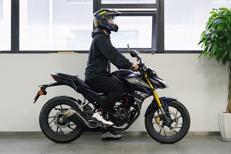 新大洲本田摩托车品牌>CBF190R报价车型图片-摩托范-哈罗摩托