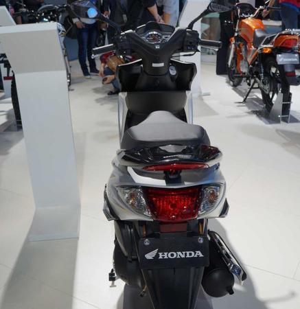 新大洲本田摩托车品牌>魔戟SDH125T-28报价车型图片-摩托范-哈罗摩托