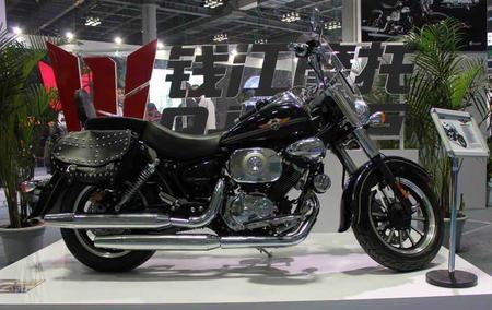 QJIANG摩托车品牌>巡航者QJ250-J报价车型图片-摩托范-哈罗摩托