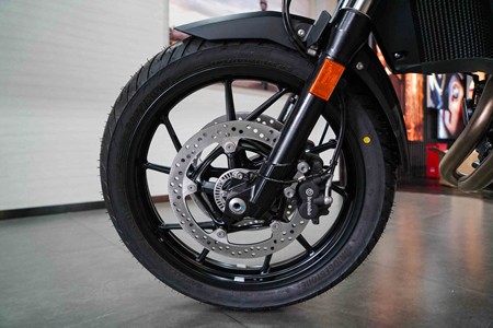 宝马摩托车品牌>F 750 GS报价车型图片-摩托范-哈罗摩托