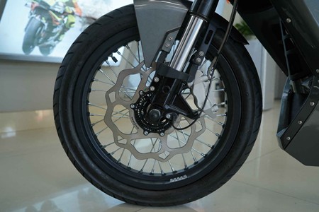 宗申阿普利亚摩托车品牌>Pagani 150报价车型图片-摩托范-哈罗摩托