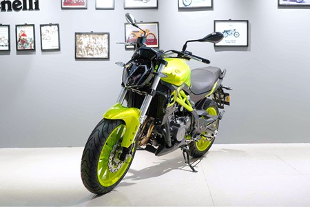 贝纳利摩托车品牌>蓝宝龙 BN302S报价车型图片-摩托范