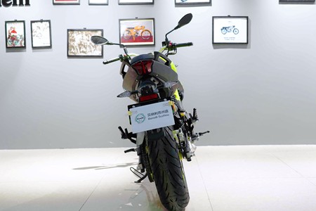 贝纳利摩托车品牌>蓝宝龙 BN302S报价车型图片-摩托范