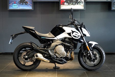 春风摩托车品牌>650NK报价车型图片-摩托范-哈罗摩托