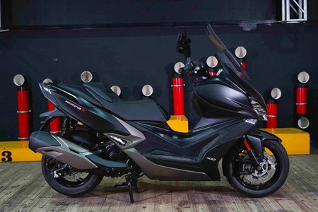 光阳摩托车品牌>Xciting S400报价车型图片-摩托范-哈罗摩托