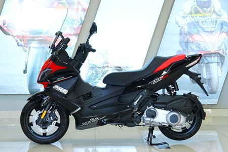 宗申阿普利亚摩托车品牌>SR Max 250报价车型图片-摩托范