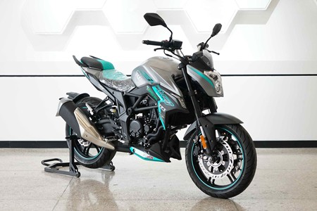 无极摩托车品牌>300R报价车型图片-摩托范-哈罗摩托