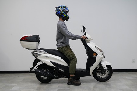 济南铃木摩托车品牌>优驿 UE125T报价车型图片-摩托范