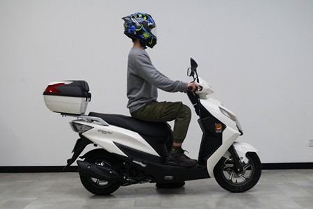 济南铃木摩托车品牌>优驿 UE125T报价车型图片-摩托范