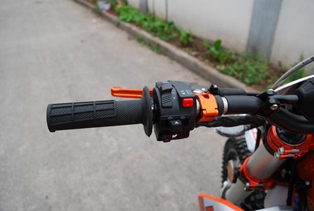 克维思摩托车品牌>K16-NC250 完整版报价车型图片-摩托范