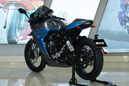 宗申阿普利亚摩托车品牌>Pagani 150报价车型图片-摩托范-哈罗摩托