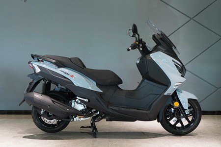 SYM三阳摩托车品牌>Joymax Z 300报价车型图片-摩托范