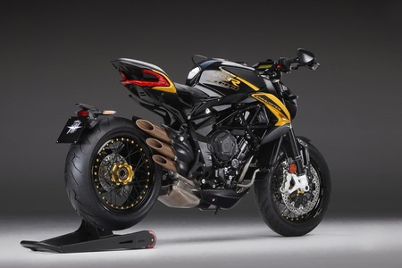 奥古斯塔摩托车品牌>Dragster 800报价车型图片-摩托范