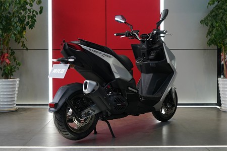 光阳摩托车品牌>KRV180报价车型图片-摩托范-哈罗摩托