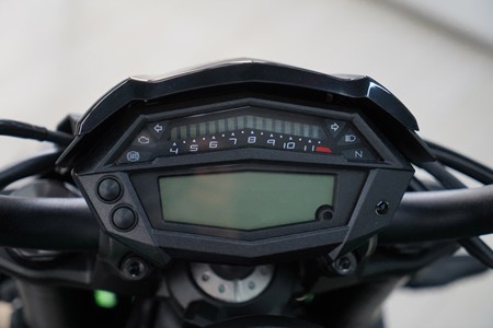 川崎摩托车品牌>Z1000报价车型图片-摩托范-哈罗摩托