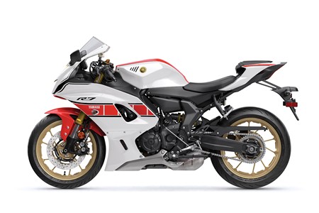 雅马哈摩托车品牌>YZF-R7报价车型图片-摩托范-哈罗摩托