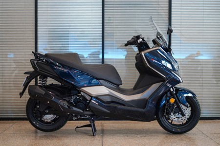 光阳摩托车品牌>赛艇 S250报价车型图片-摩托范