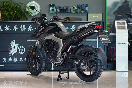 豪爵摩托车品牌>DL150报价车型图片-摩托范-哈罗摩托