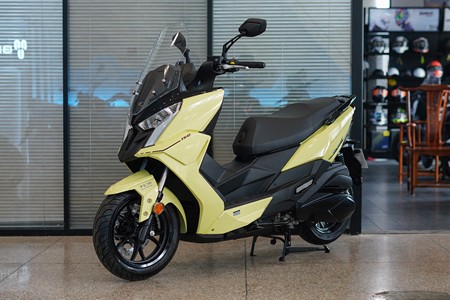 光阳摩托车品牌>Racing X 150报价车型图片-摩托范