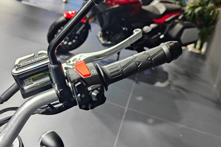 赛科龙摩托车品牌>RA401报价车型图片-摩托范-哈罗摩托