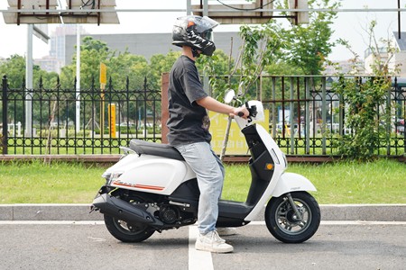 光阳摩托车品牌>New Many 125报价车型图片-摩托范