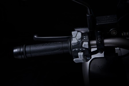 QJMOTOR摩托车品牌>OMO 03报价车型图片-摩托范