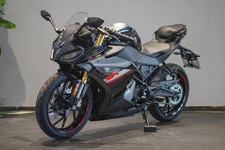 春风摩托车品牌>250SR报价车型图片-摩托范