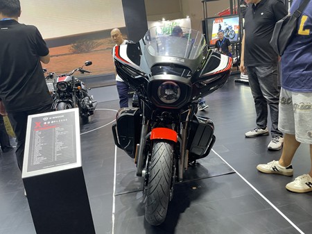 X-WEDGE新威骑摩托车品牌>漫游者 RL2000报价车型图片-摩托范