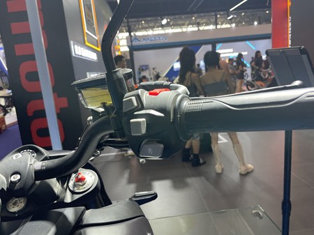 力帆摩托车品牌>V600报价车型图片-摩托范