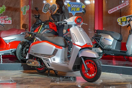 QJMOTOR摩托车品牌>QJ125T-27L报价车型图片-摩托范