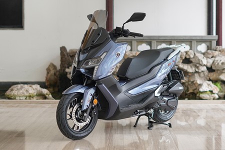 无极摩托车品牌>SR150GT H报价车型图片-摩托范