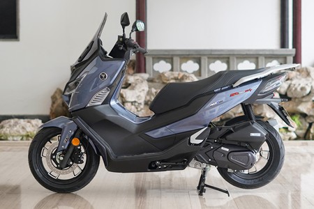 无极摩托车品牌>SR150GT H报价车型图片-摩托范