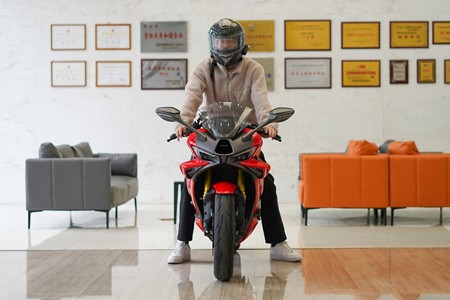 无极摩托车品牌>RR500S报价车型图片-摩托范