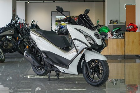 豪爵摩托车品牌>UFR150报价车型图片-摩托范