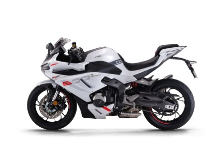 无极摩托车品牌>RR500S报价车型图片-摩托范