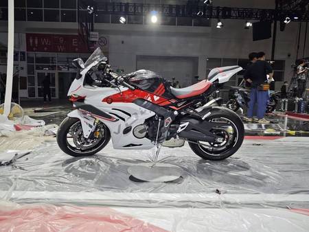 无极摩托车品牌>RR660S报价车型图片-摩托范